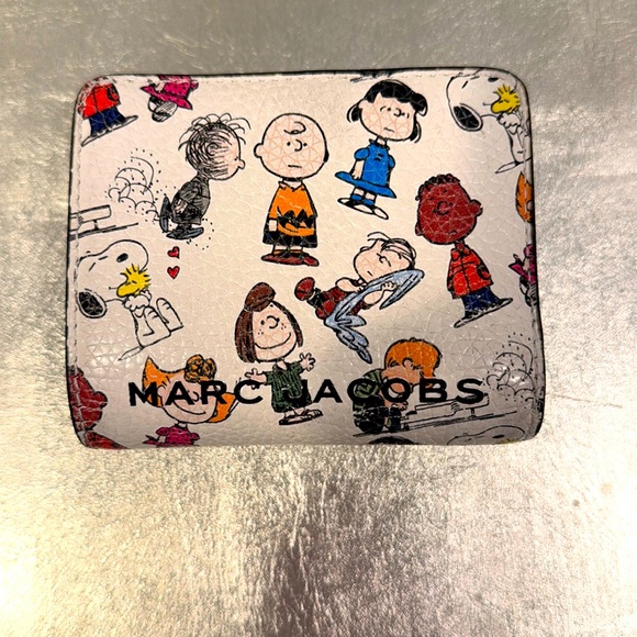 Marc Jacobs | Accessories | Marc Jacobs Peanuts Limited Edition Snap ...